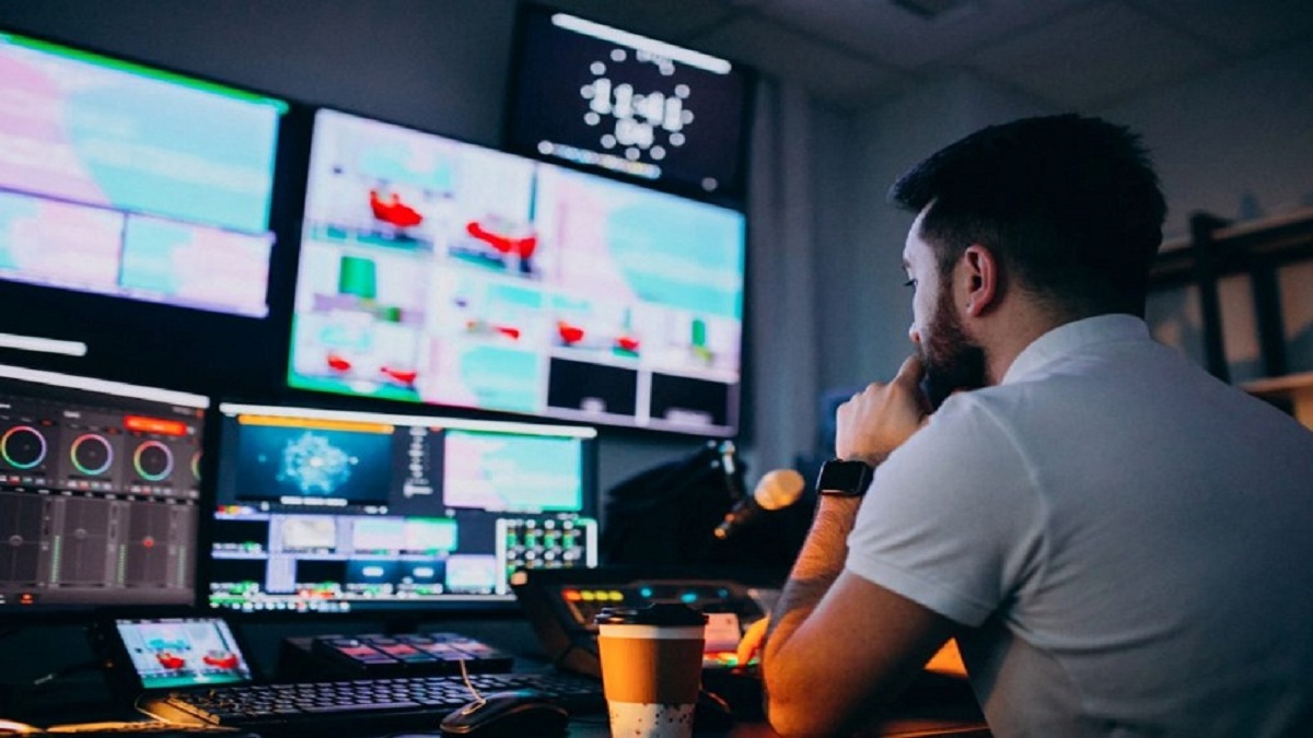 Producer là gì? Học Producer làm gì, thu nhập ra sao?