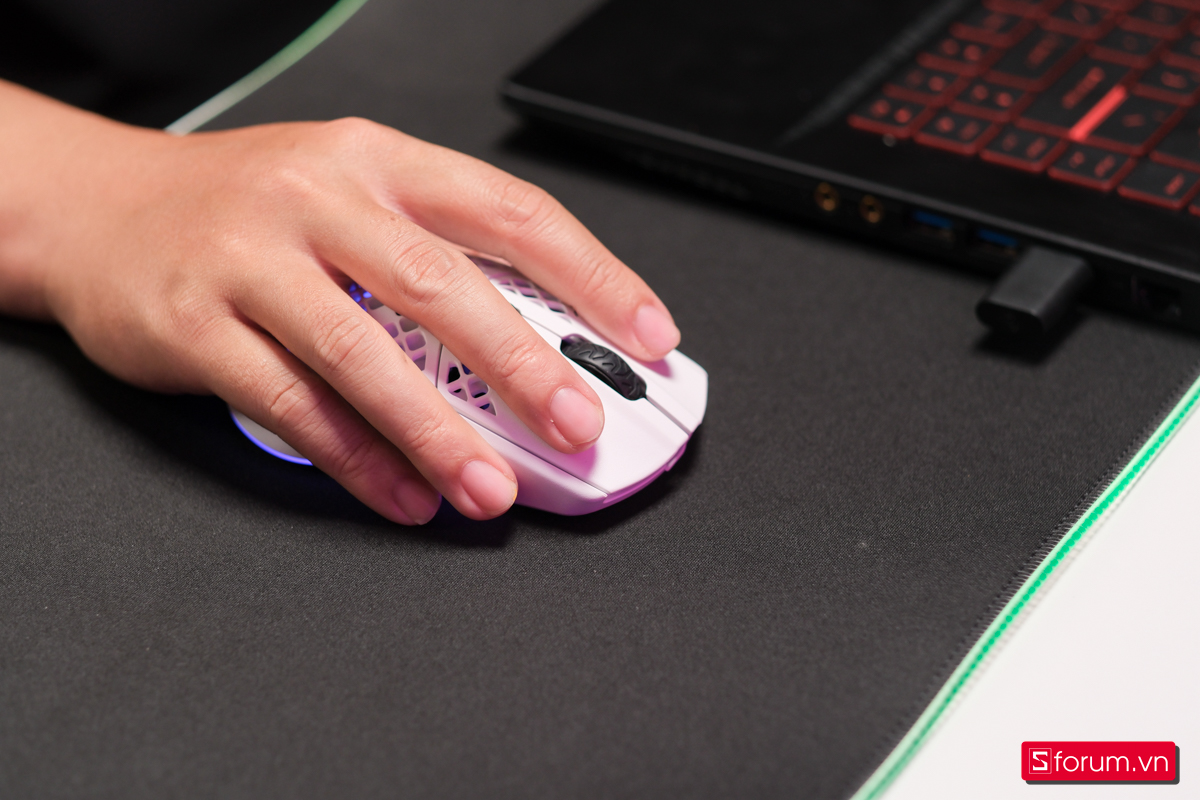 Trên tay Steelseries Aerox 3 Wireless: Siêu nhẹ 66 gram, bắn sniper cực đỉnh, giá 2.9 triệu